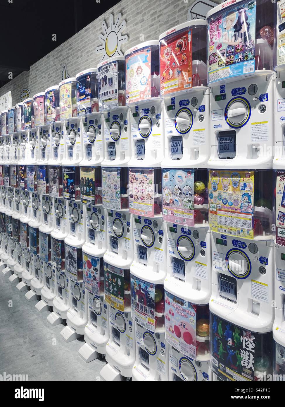 Grand magasin gashapon Banque de photographies et d’images à haute ...