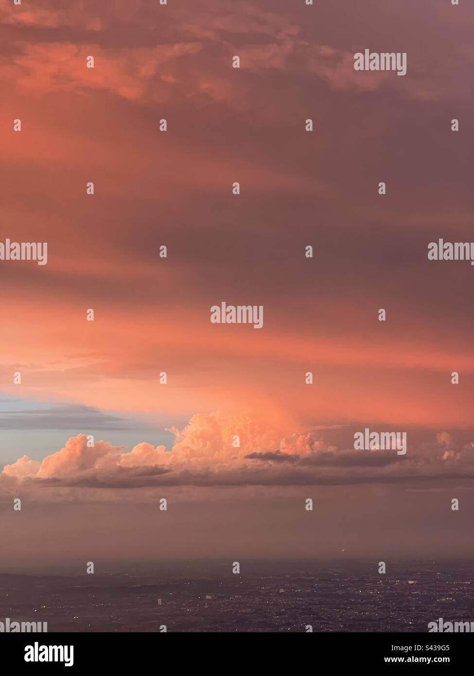 Ciels roses Banque de photographies et d’images à haute résolution - Alamy