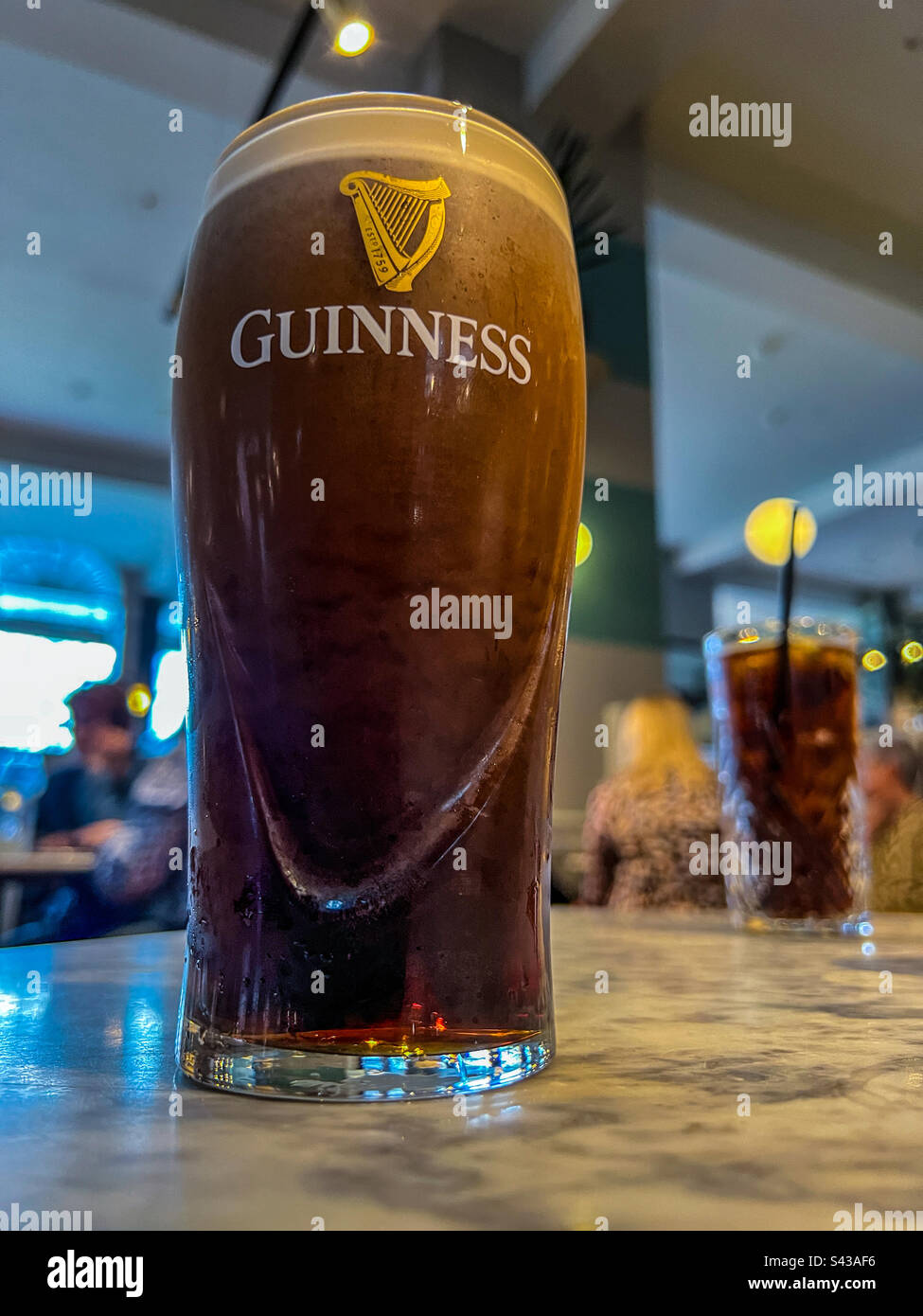 Guinness bar Banque de photographies et d’images à haute résolution - Alamy