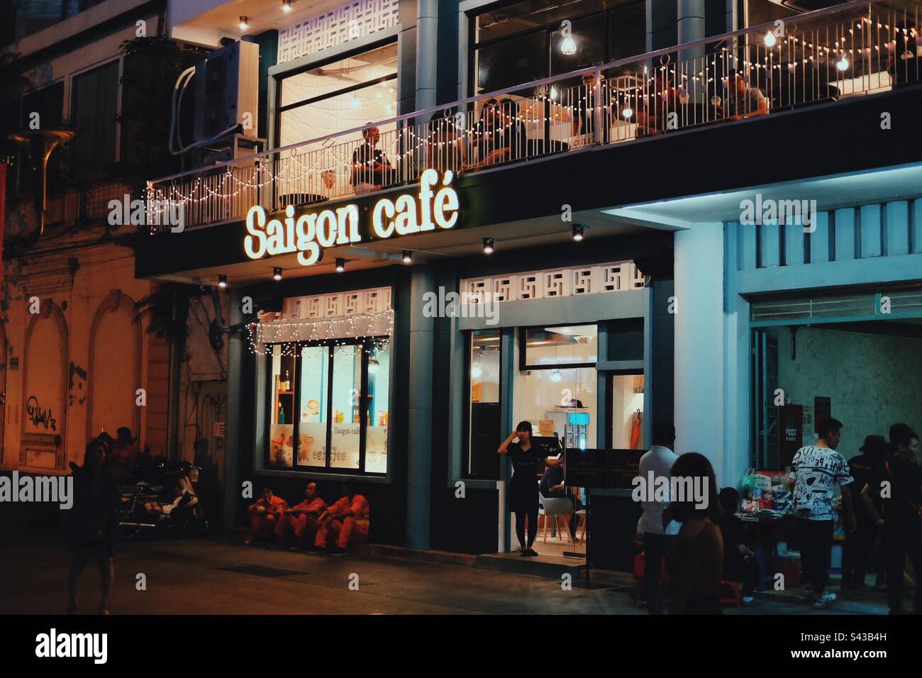 Saigon cafe Banque de photographies et d’images à haute résolution - Alamy