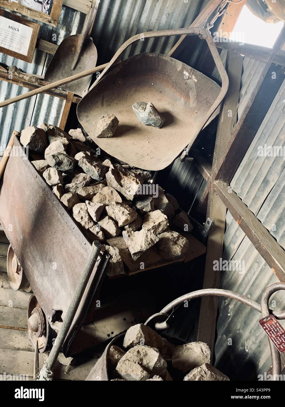 Vieux chariot minier Banque de photographies et d’images à haute ...