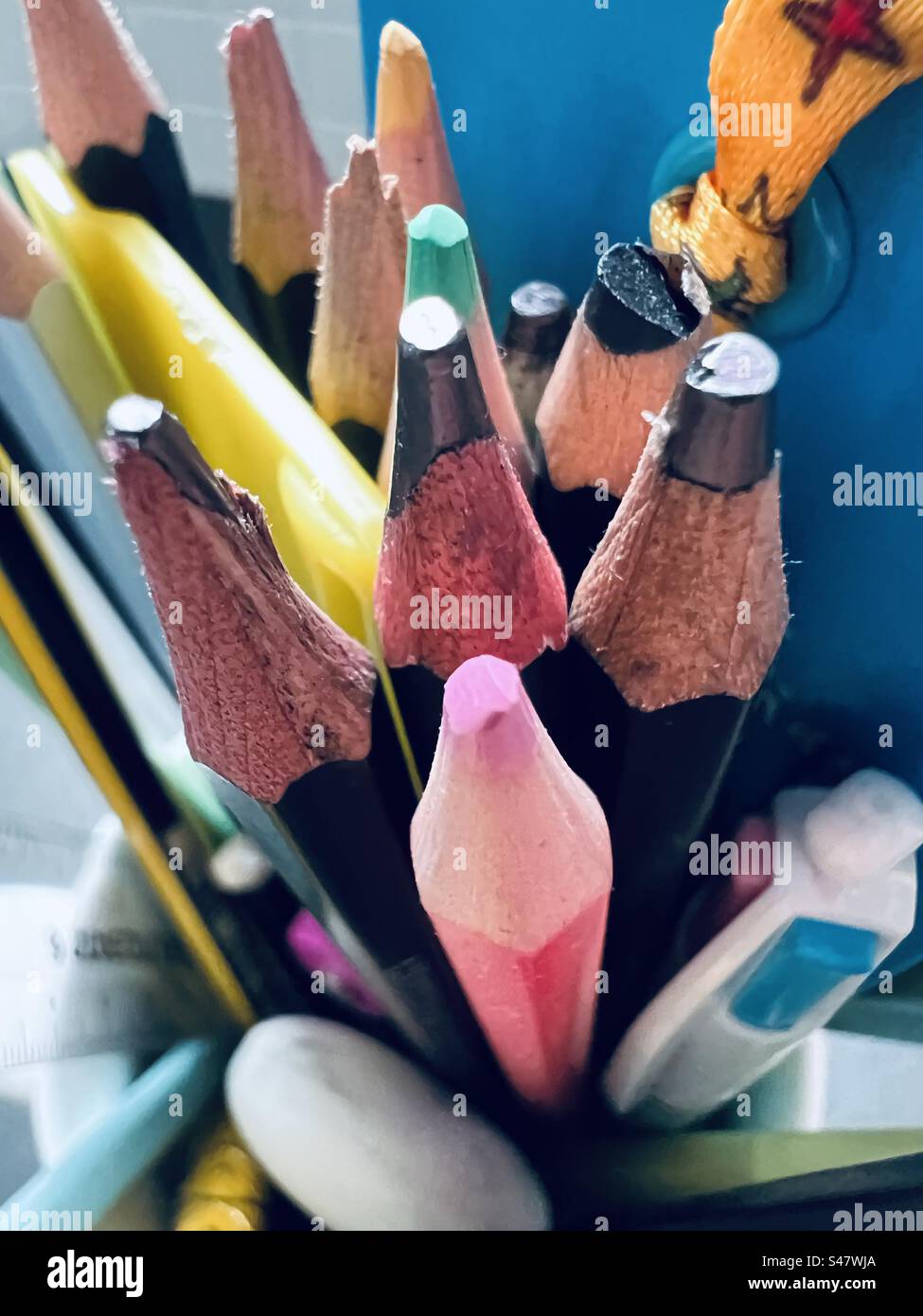 Pot of crayons Banque de photographies et d’images à haute résolution ...