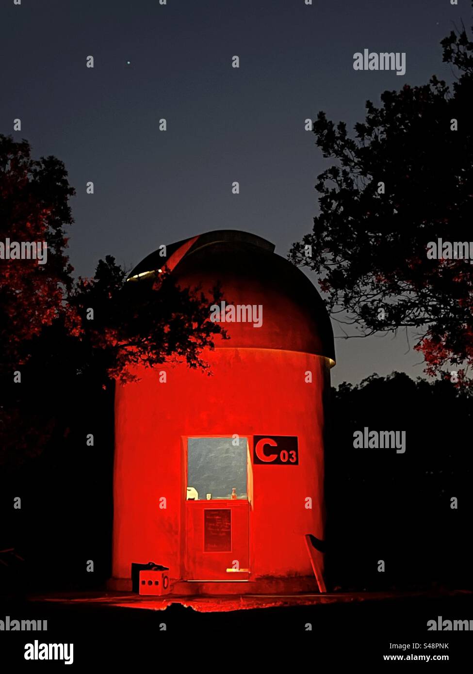 Plan d'un bâtiment de télescope d'observatoire à l'Observatoire ...