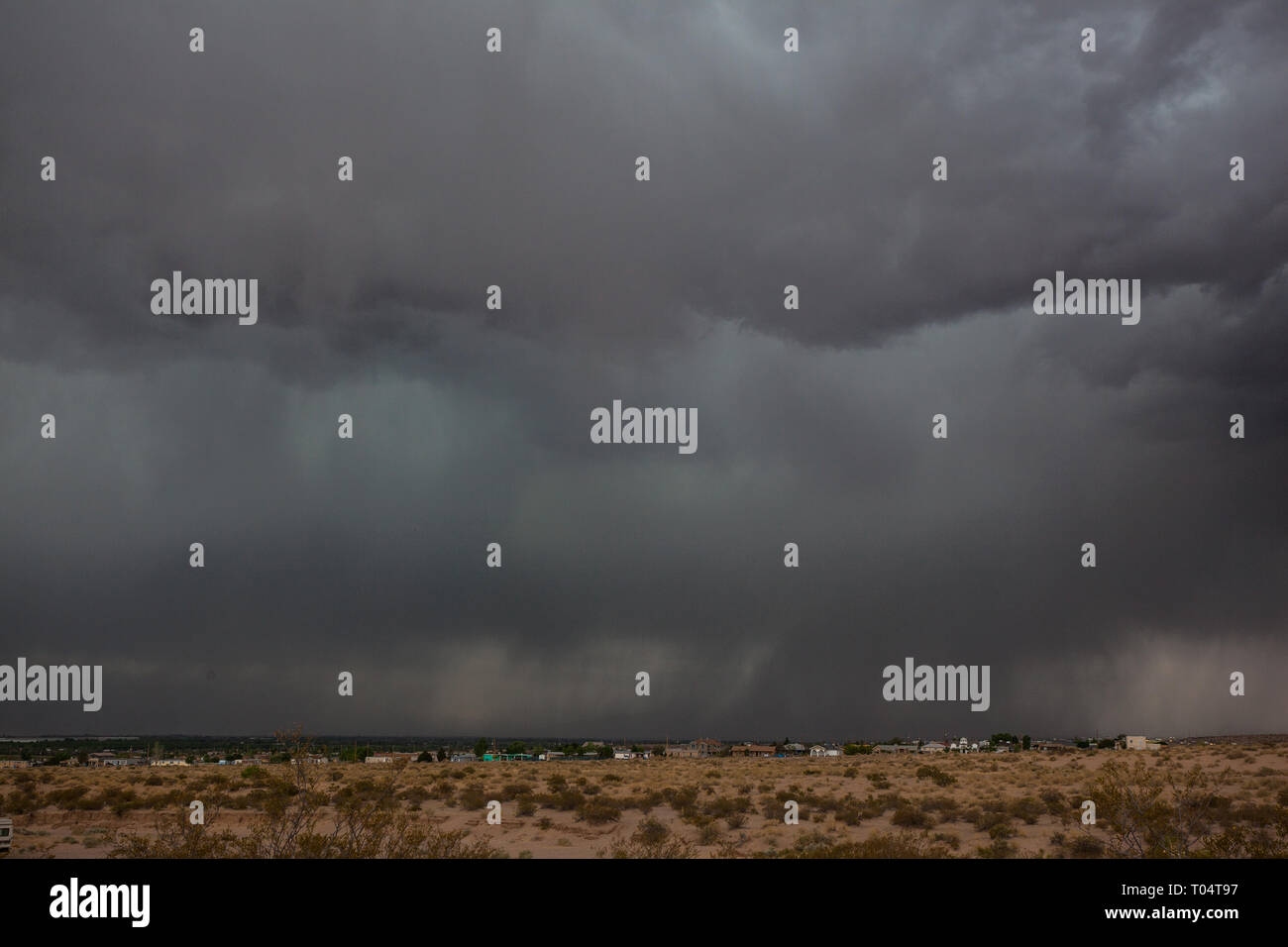 Squall line clouds Banque de photographies et d’images à haute ...