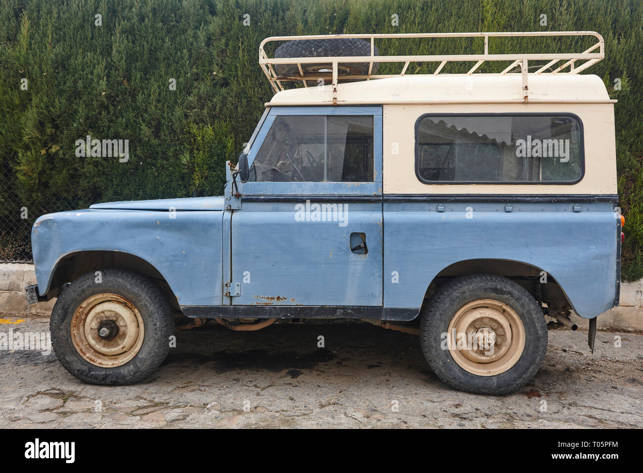 Toutes les roues motrices classique de style ancien véhicule ...