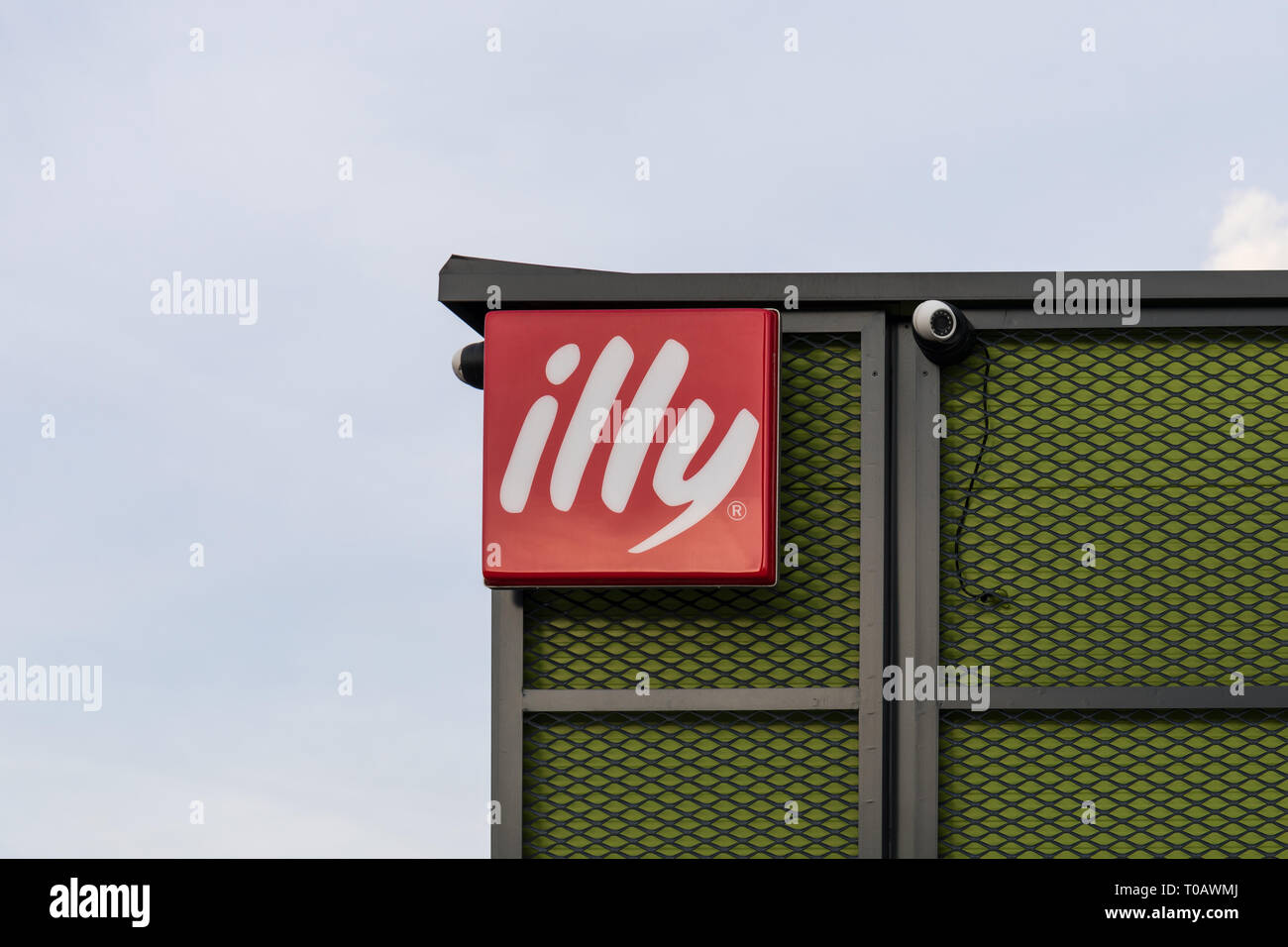 Illy logo Banque de photographies et d’images à haute résolution - Alamy