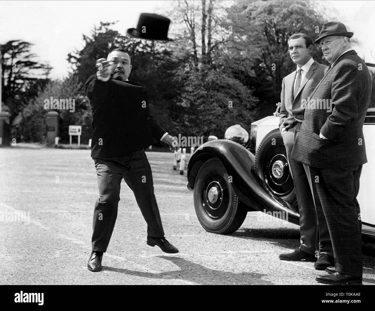 Sean Connery Gert Frobe James Bond Banque d'image et photos - Alamy