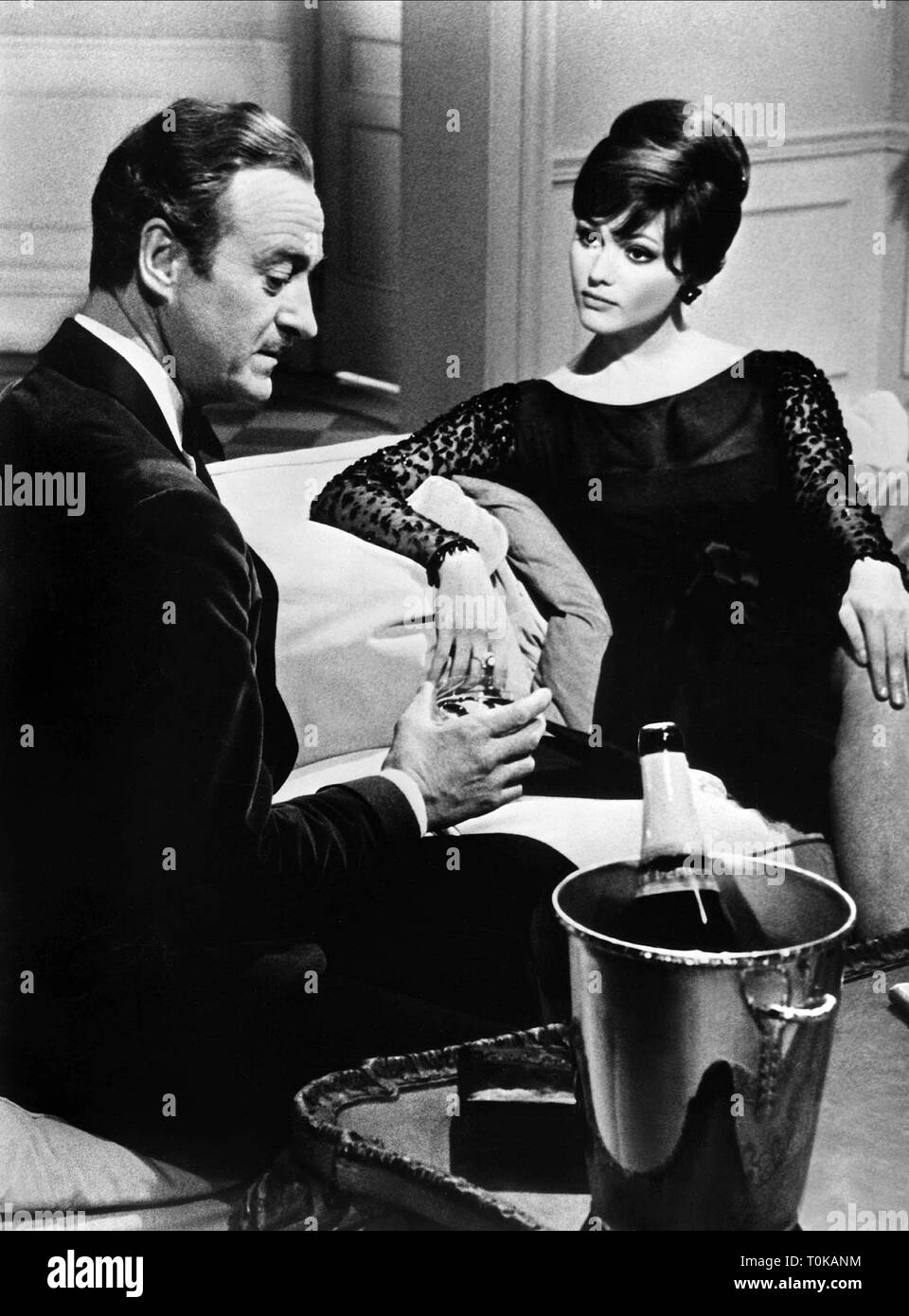 Claudia Cardinale Directrice Banque d'images noir et blanc - Alamy