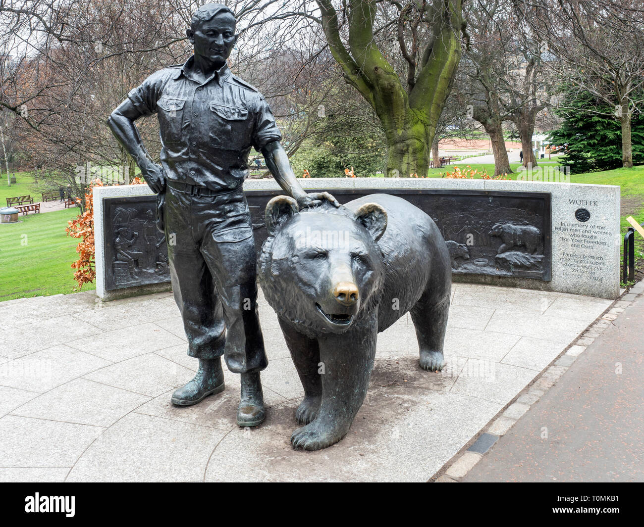 Wojtek the bear soldier Banque de photographies et d’images à haute ...