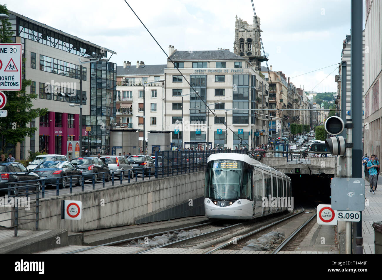 Tramway de rouen Banque de photographies et d’images à haute résolution ...