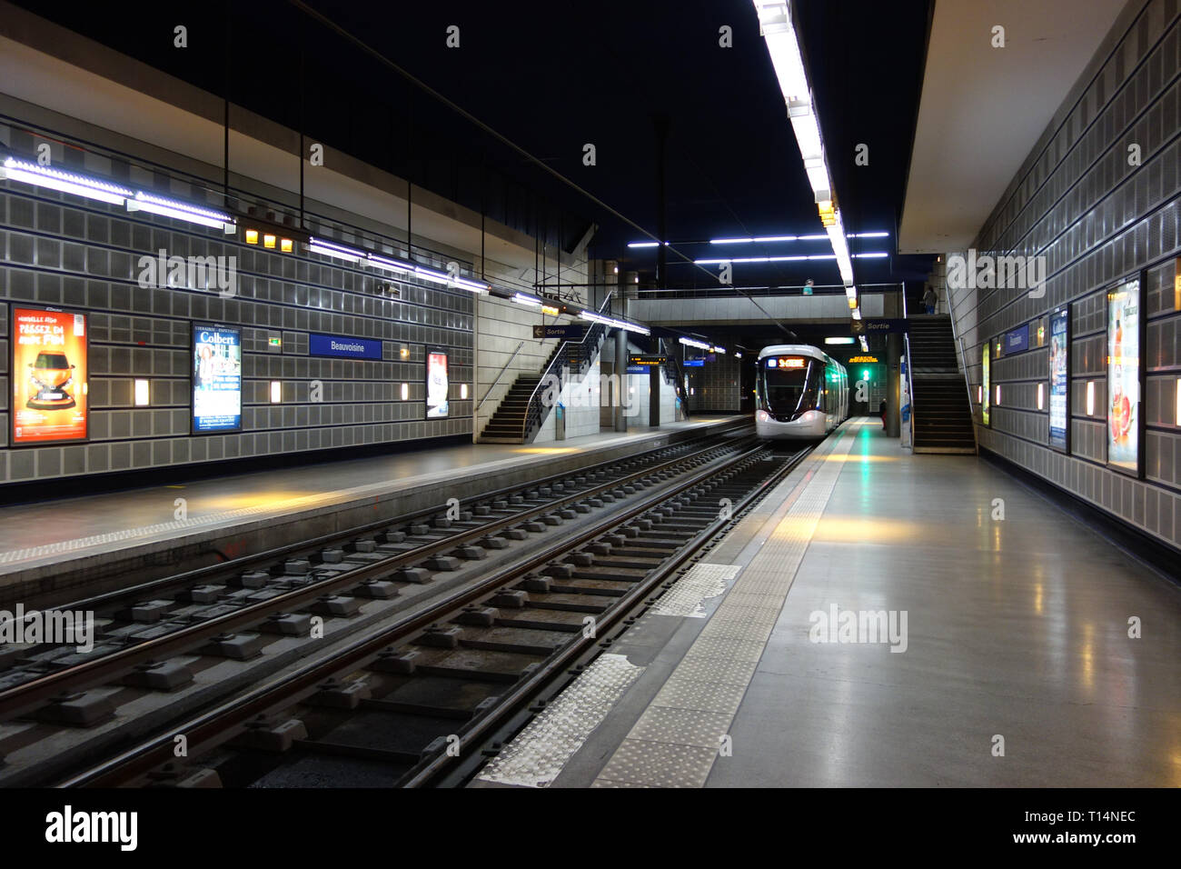 Tramway de rouen Banque de photographies et d’images à haute résolution ...