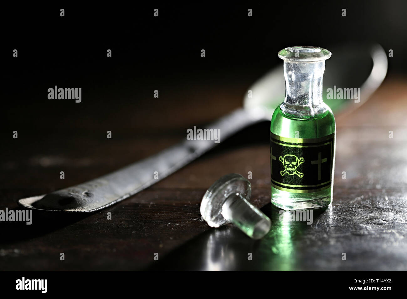 Poison bottle label Banque de photographies et d’images à haute ...