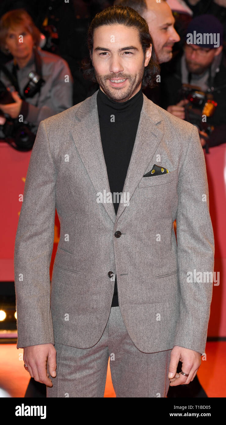 Tahar Rahim assiste à la gentillesse des étrangers en première et en ...