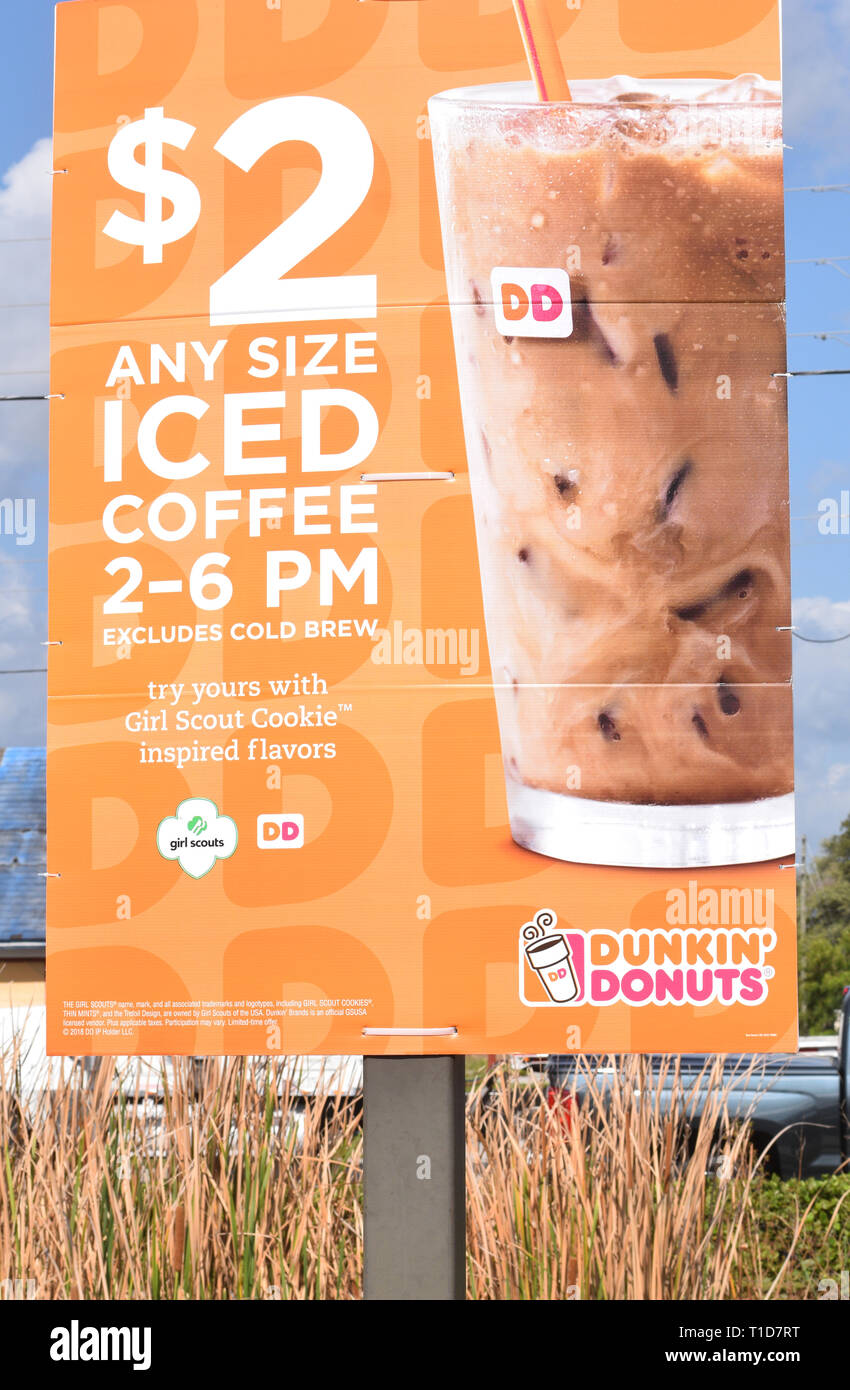 Signalisation de donuts de dunkin Banque de photographies et d’images à ...