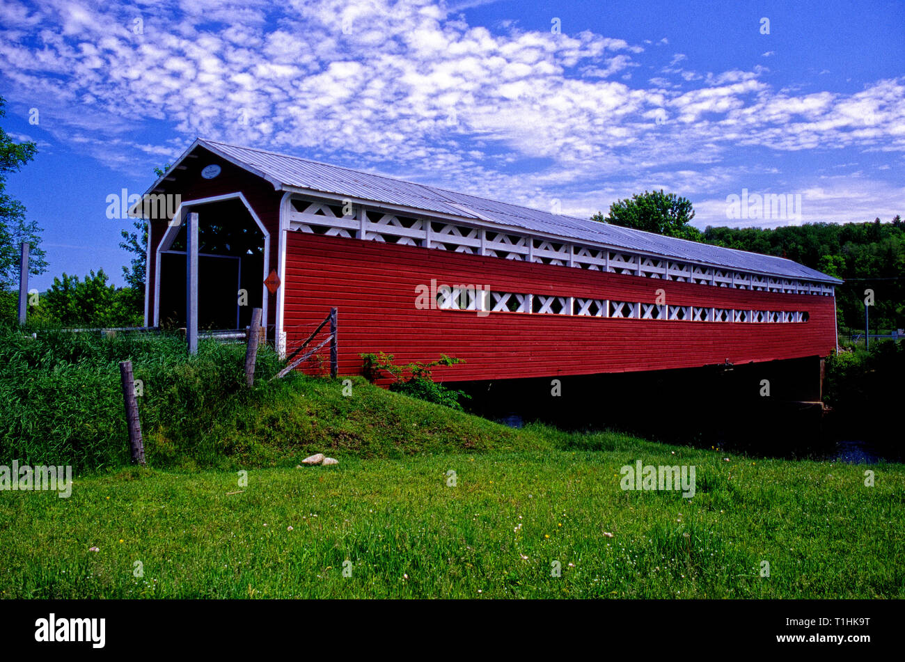 Vieux pont couvert Banque de photographies et d’images à haute ...