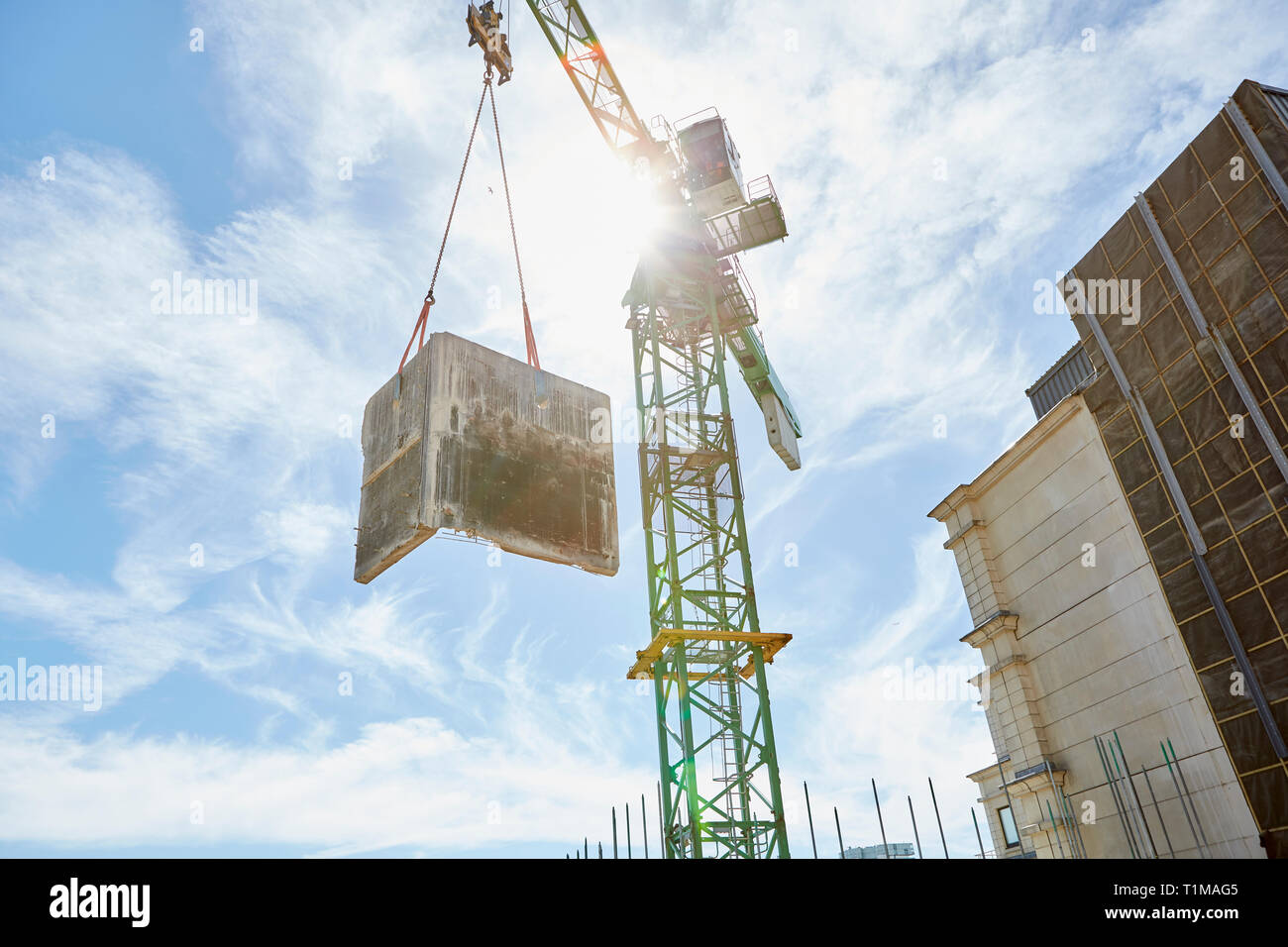 Cabine de grue à tour Banque de photographies et d’images à haute ...