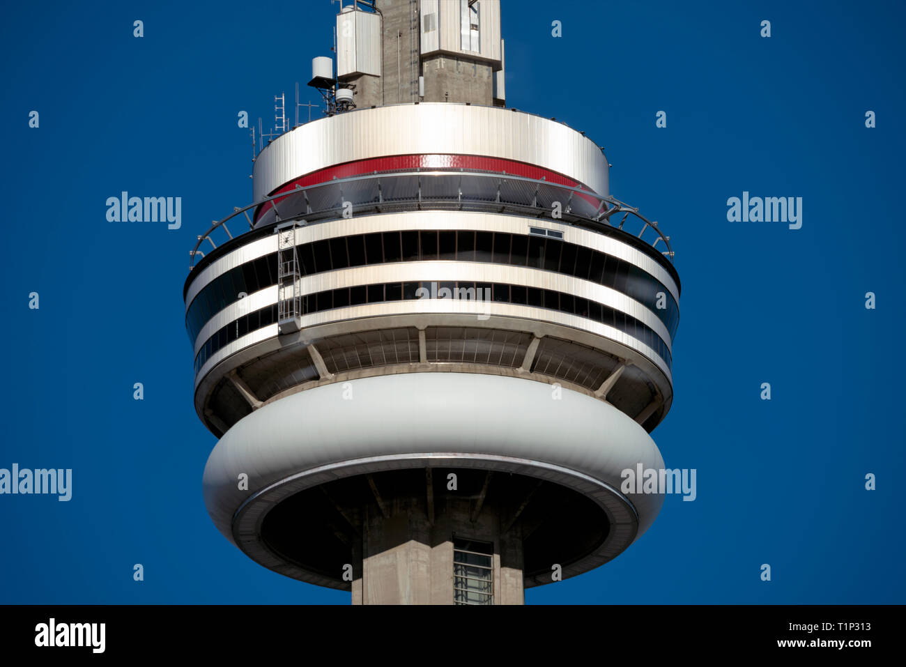 Toronto cn tower observation deck Banque de photographies et d’images à ...