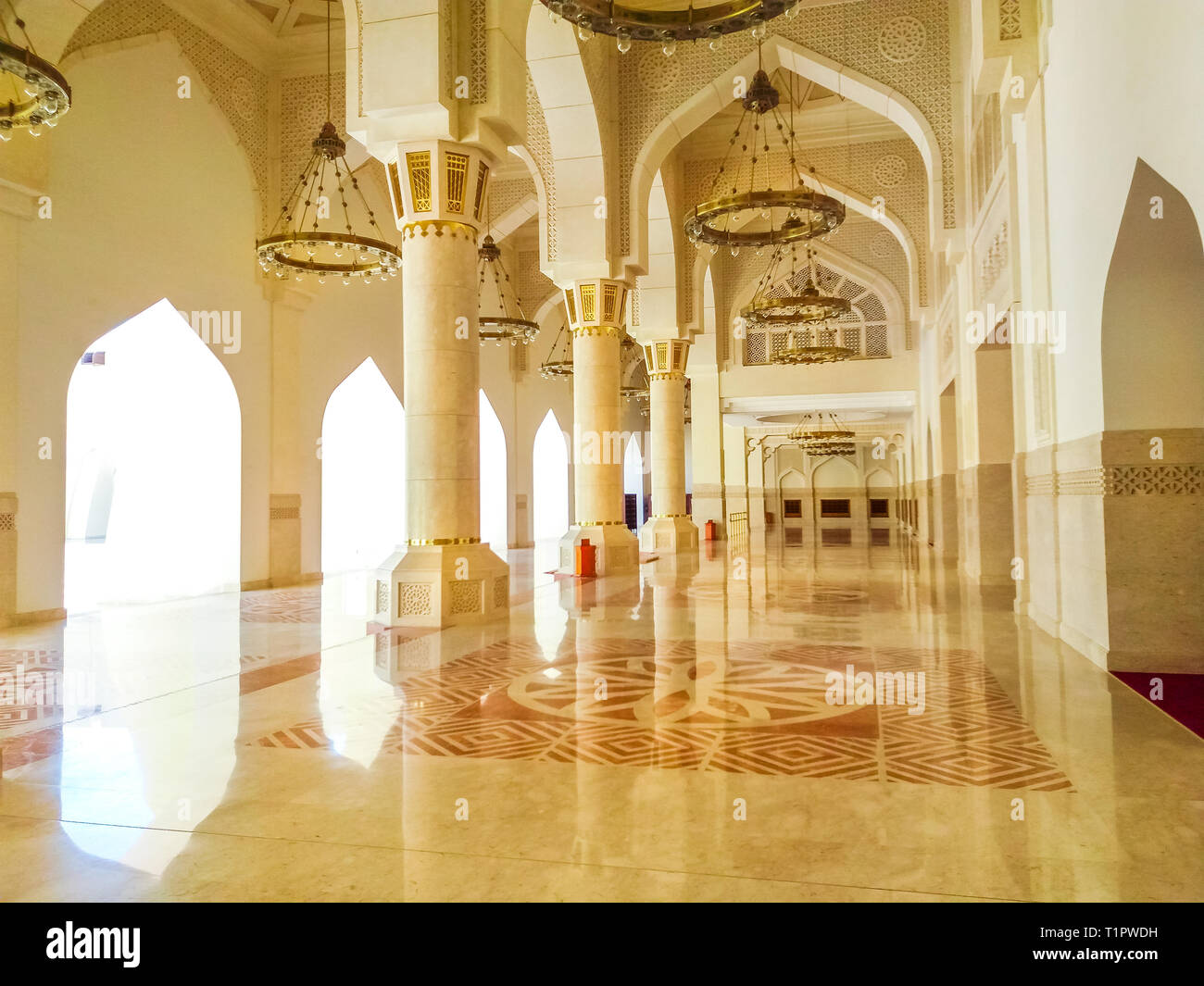Doha, Qatar - Février 21, 2019 : l'intérieur de la mosquée Imam Abdul ...