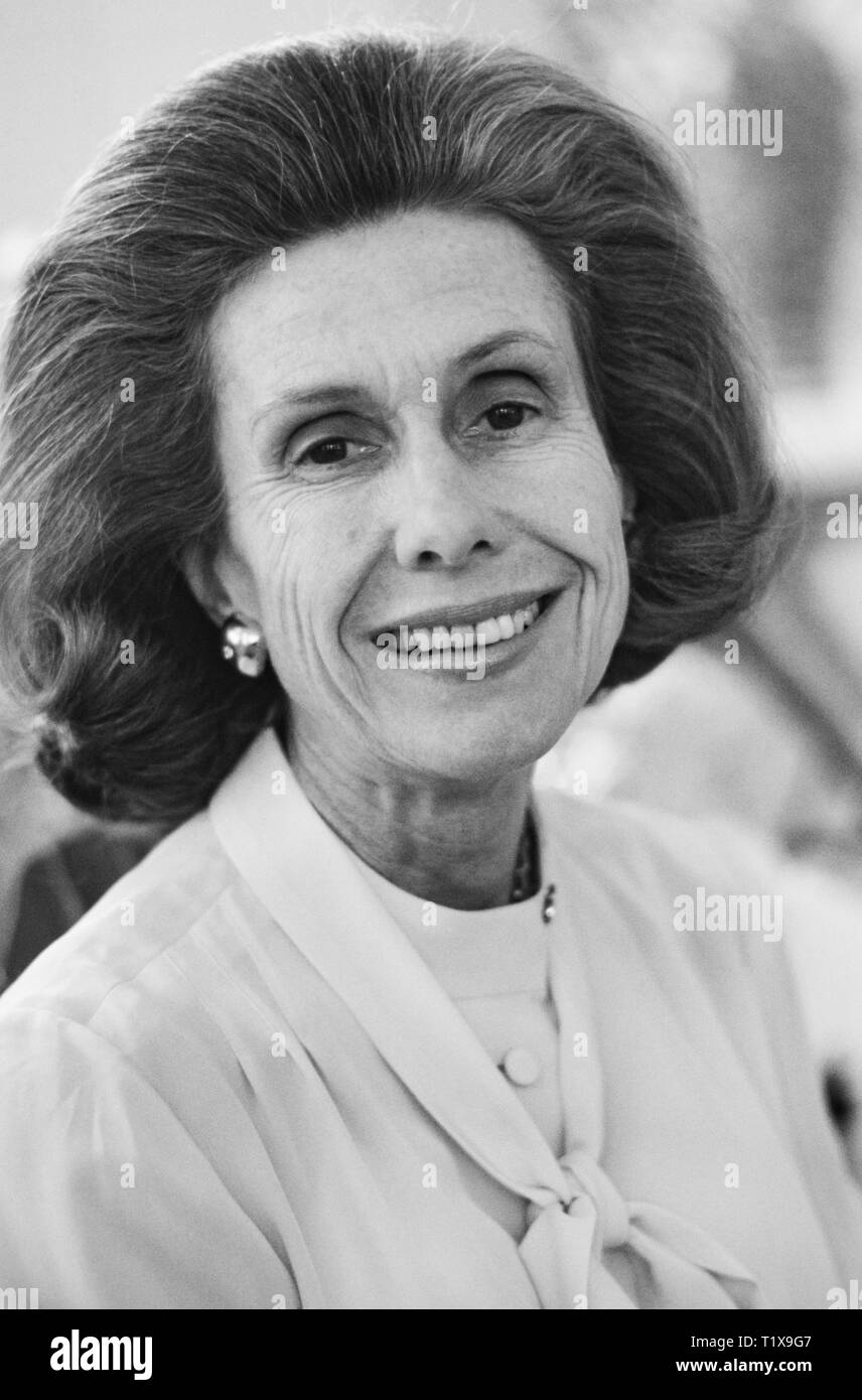 Anne Beau Cox Chambers - né le 1 décembre 1919 - médias est un ...