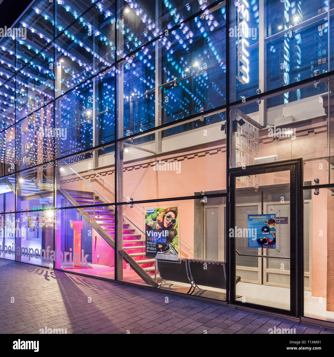 Façade du Musée de Philips dans la nuit. Il est installé à l ...