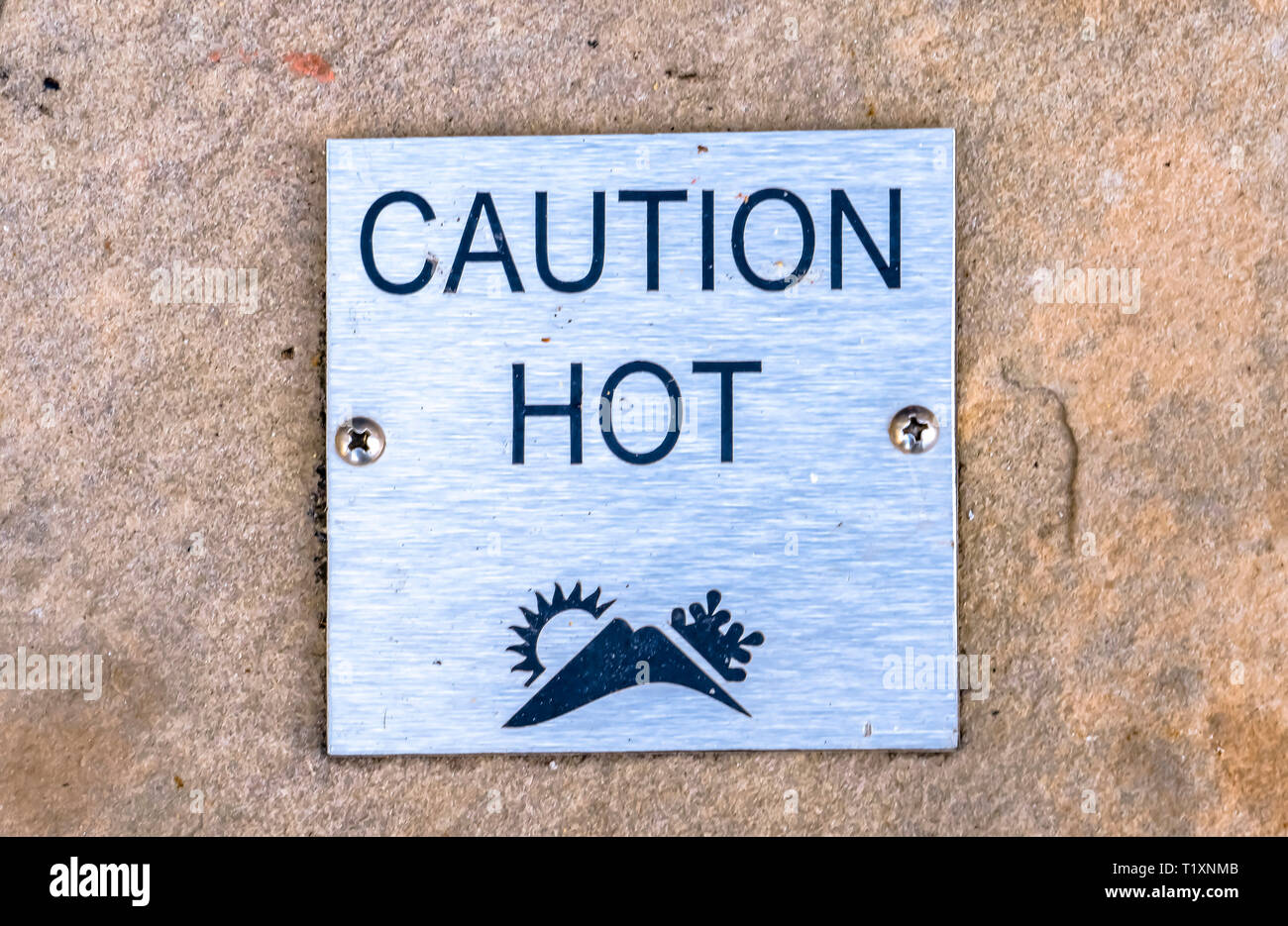 Caution hot surface sign Banque de photographies et d’images à haute ...