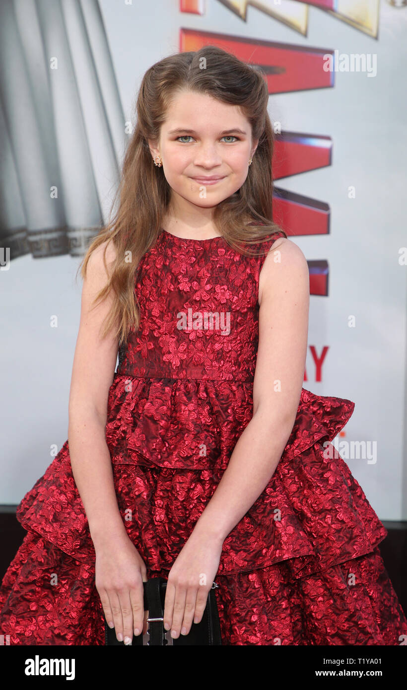 Hollywood CA Revord 28 Mars : Raegan, arrive pour Warner Bros Pictures ...