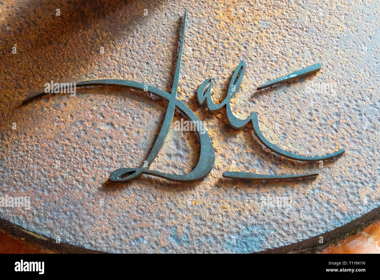 Salvador dali signature Banque de photographies et d’images à haute ...