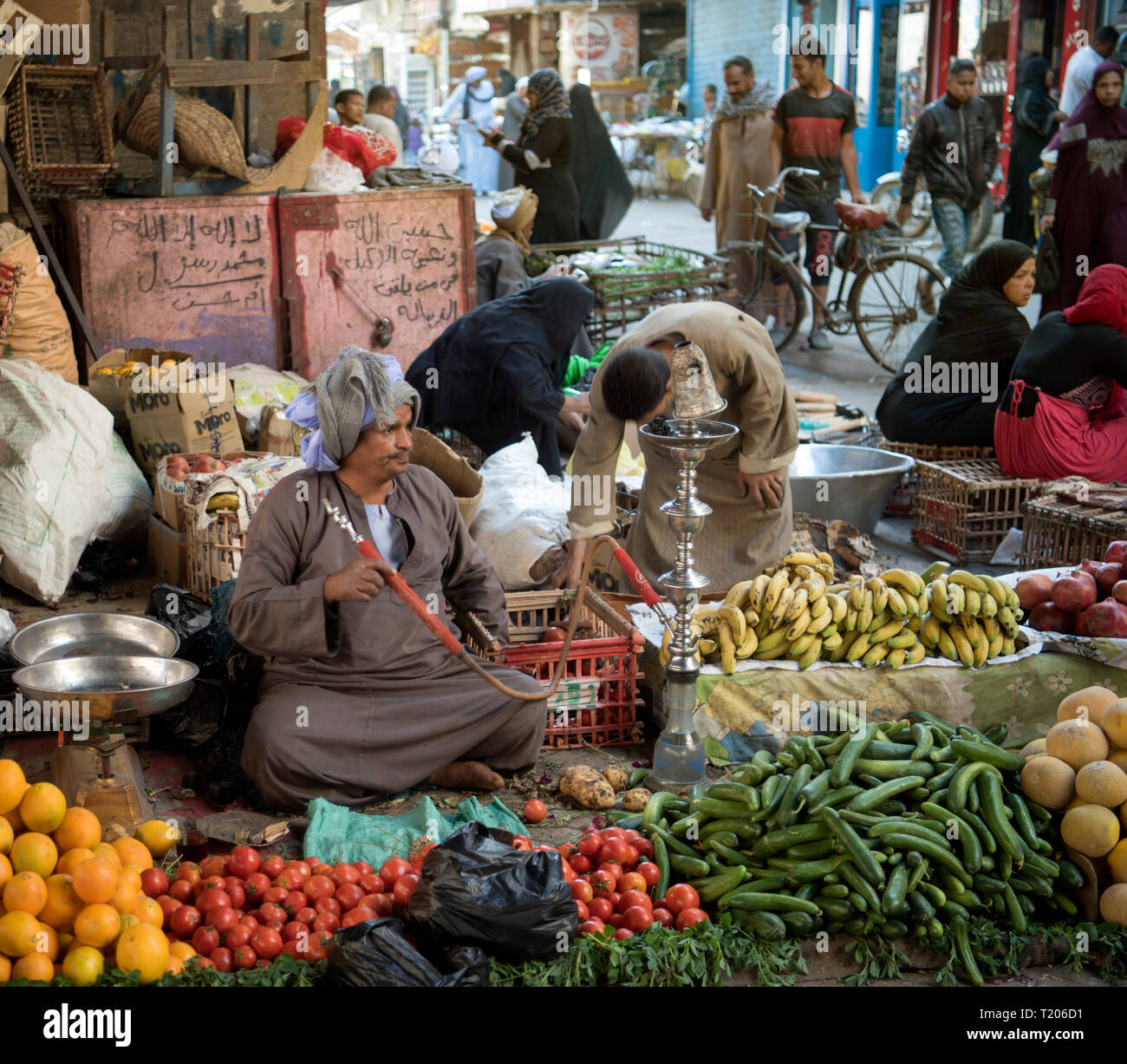 Souk fruit et legume egypte Banque de photographies et d’images à haute ...