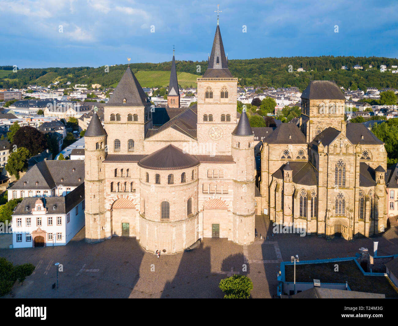 La Cathédrale de Trèves ou Trierer Dom Saint-Pierre et Liebfrauenkirche ...