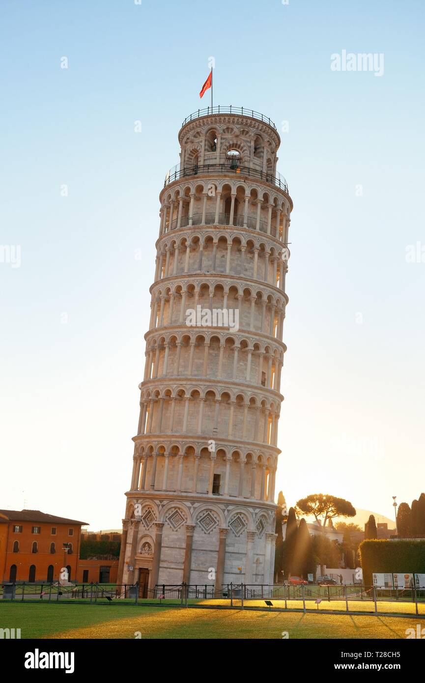 Tour penchée de Pise, l'Italie en tant que monument connu dans le monde entier Photo Stock - Alamy