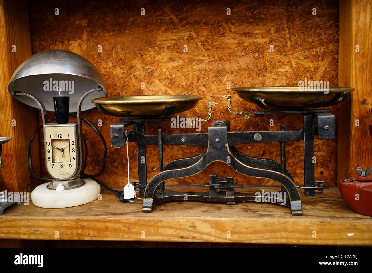 Old balance scale Banque de photographies et d’images à haute ...