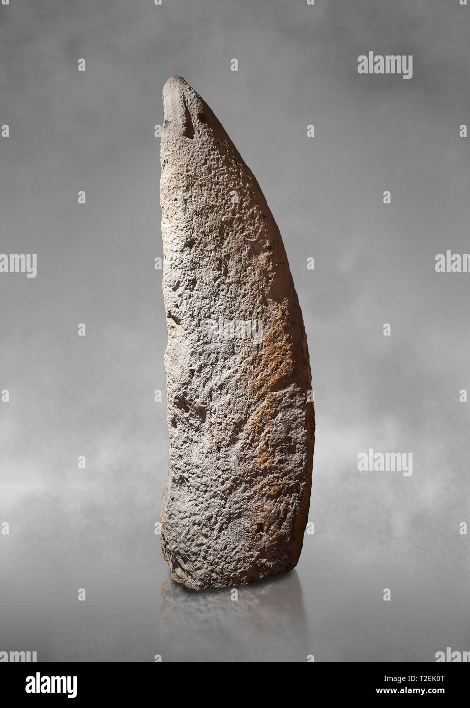 La fin de l'époque néolithique Menhir préhistorique standing stone de ...
