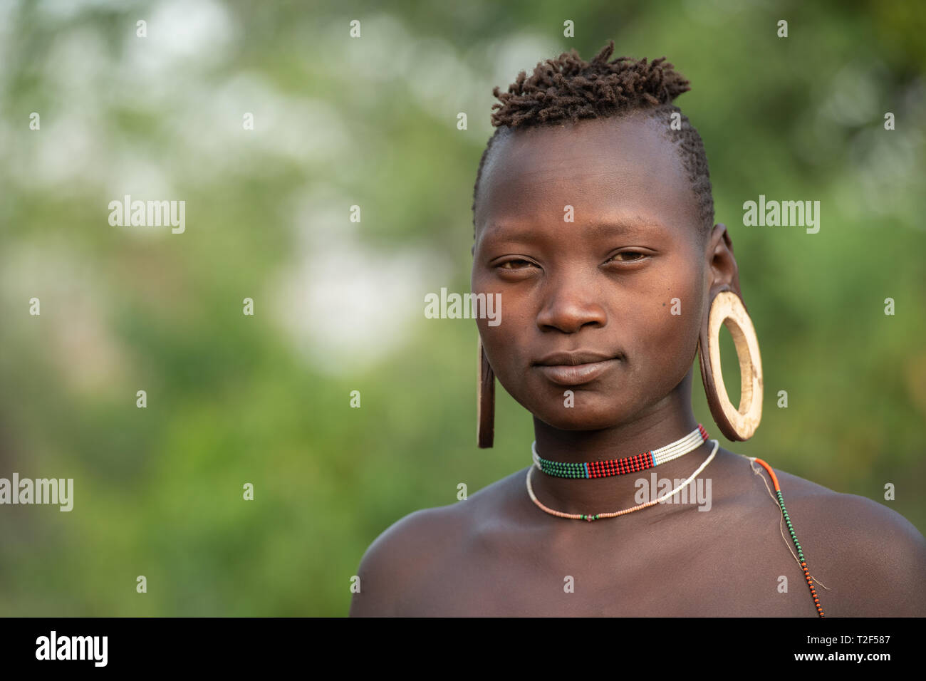 Mursi tribu femme afrique Banque de photographies et d’images à haute ...