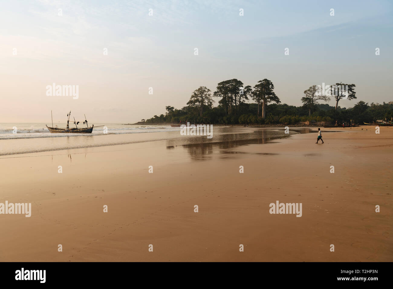 Plage de busua Banque de photographies et d’images à haute résolution ...