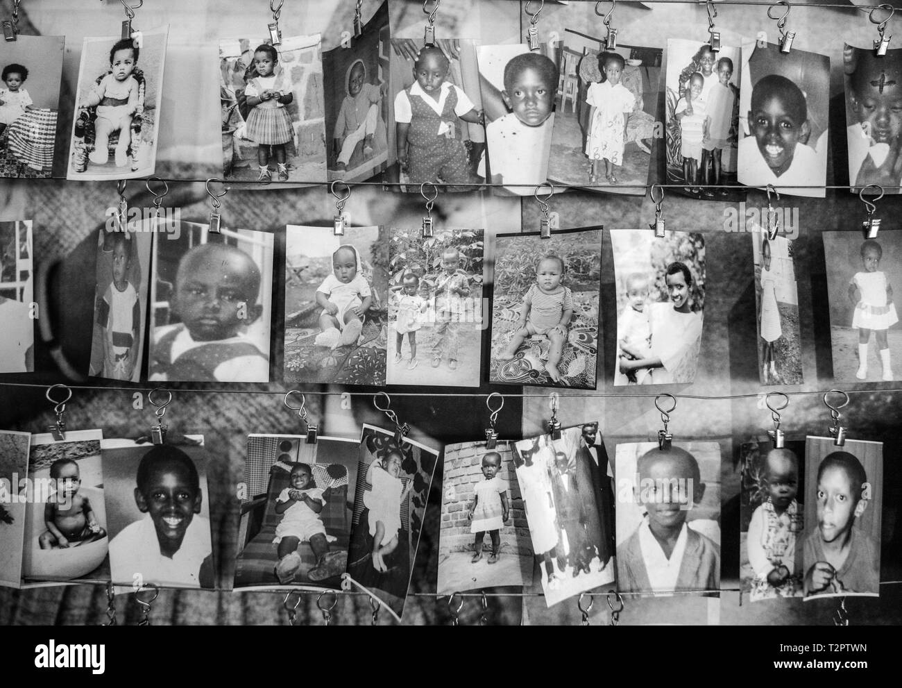 Des photographies de victimes connues du génocide rwandais de 1994, les ...