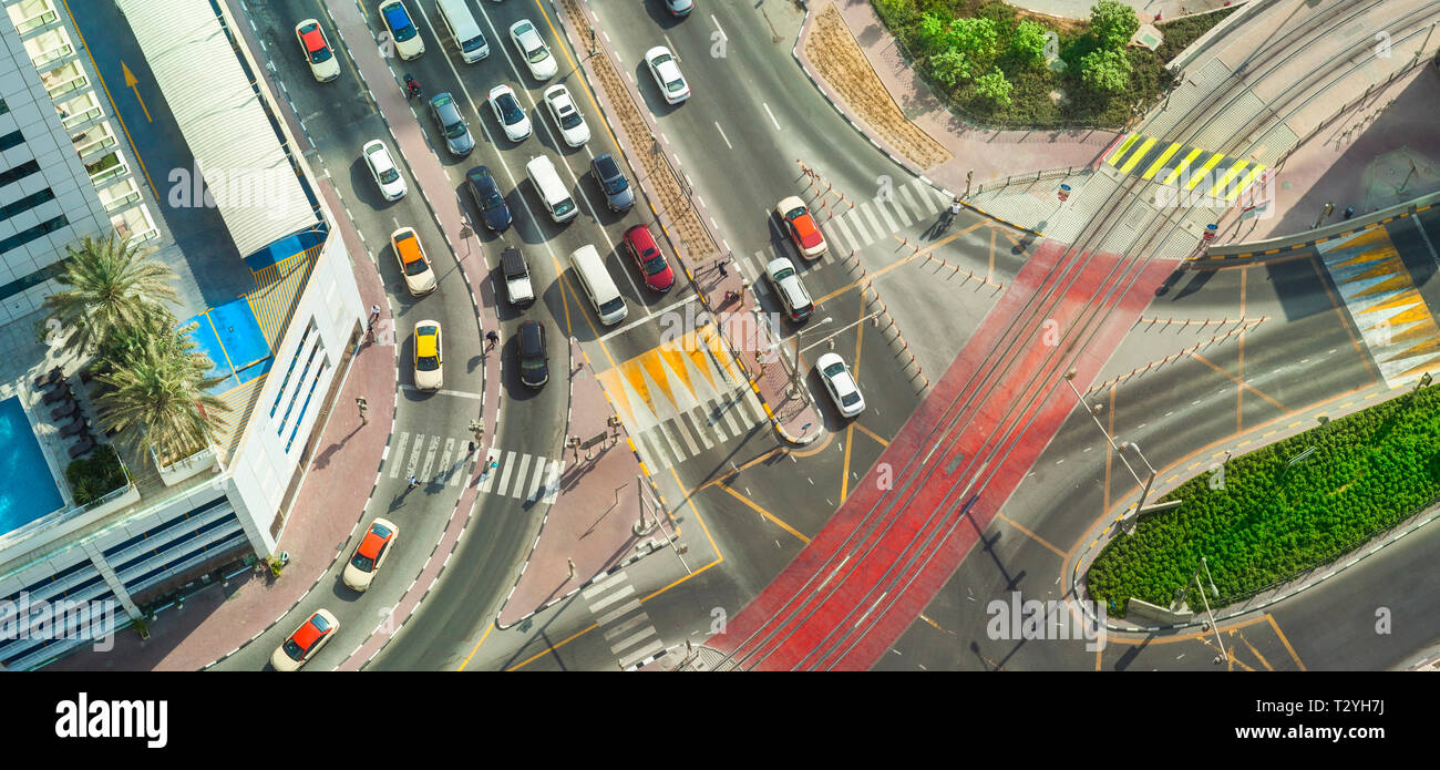 Road intersection in dubai uae Banque de photographies et d’images à ...
