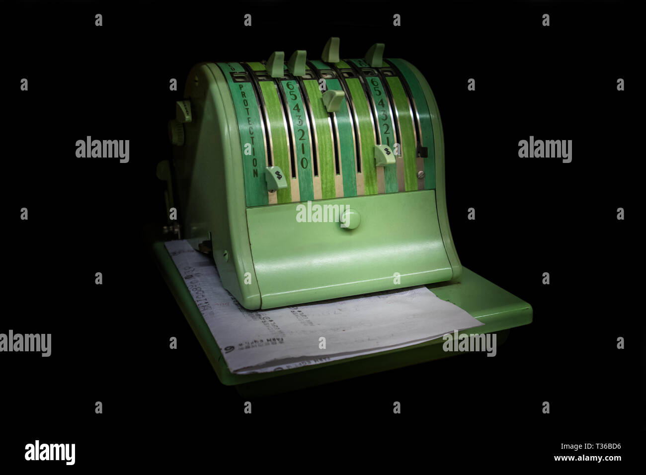 Bank cheque old Banque de photographies et d’images à haute résolution ...