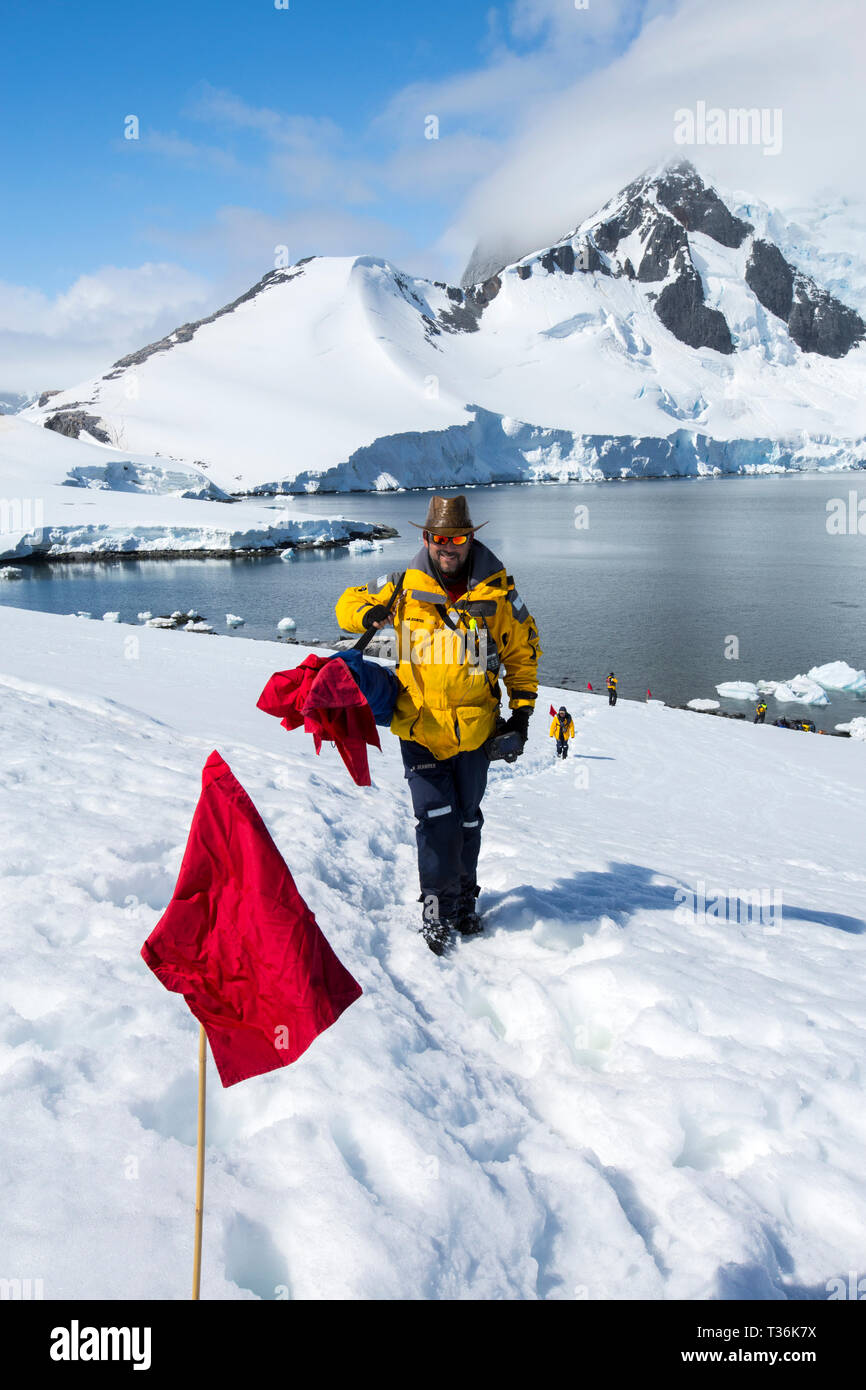 Port Charcot, Wilhelm archipel, la péninsule Antarctique avec un guide ...