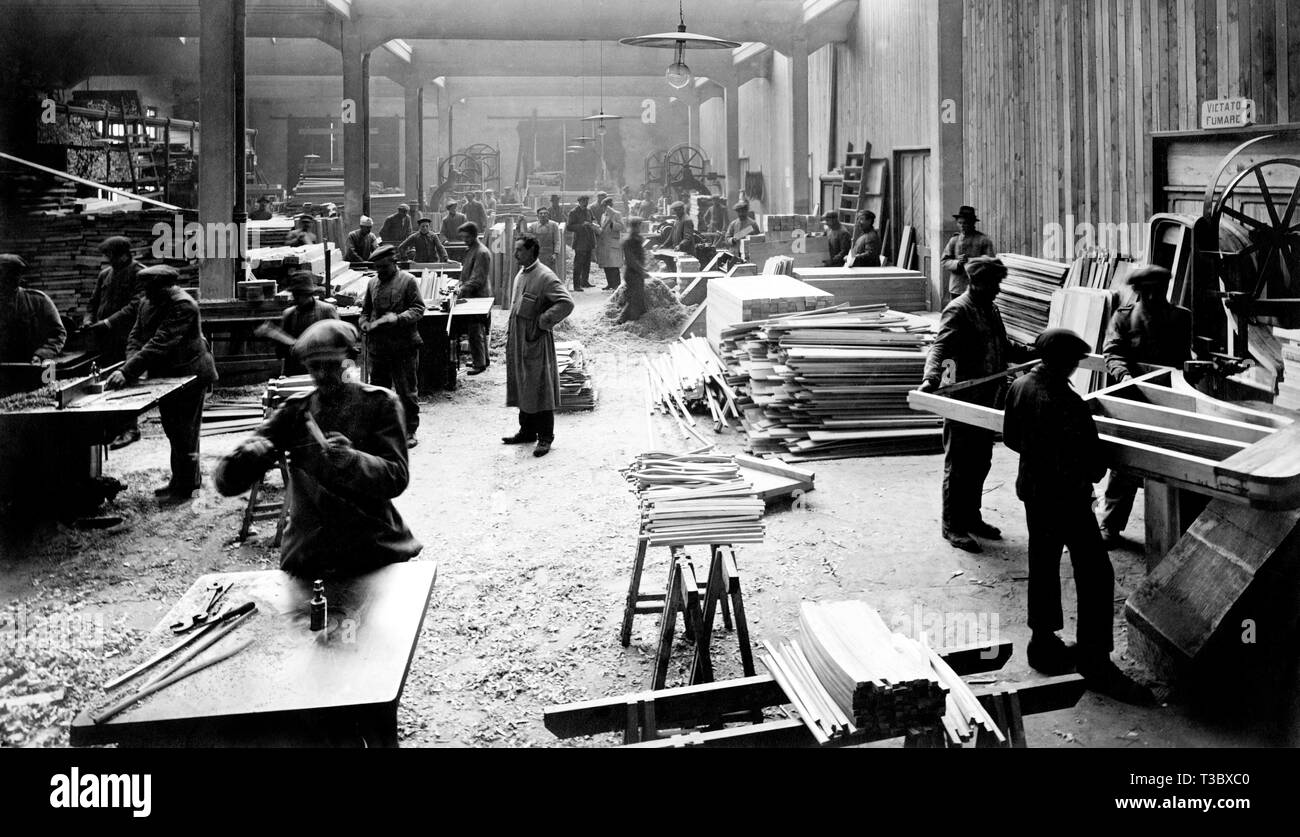 Scierie scierie Banque d'images noir et blanc - Alamy