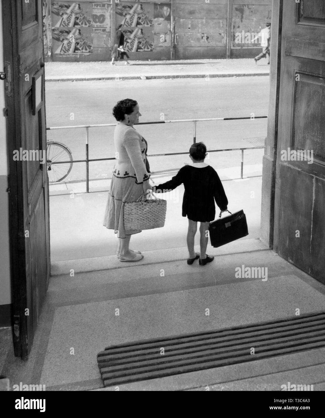 élève du primaire Banque d'images noir et blanc - Alamy