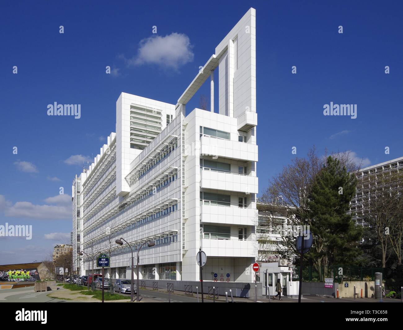 Un bâtiment par l'architecte américain Richard Meier, pour la chaîne de ...