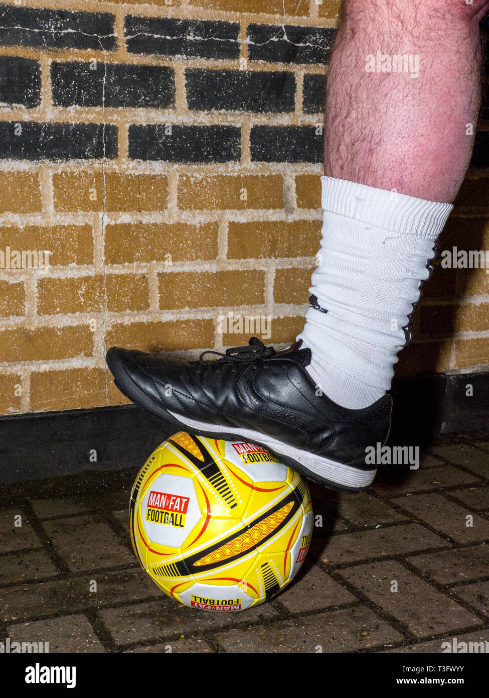Overweight man football Banque de photographies et d’images à haute ...