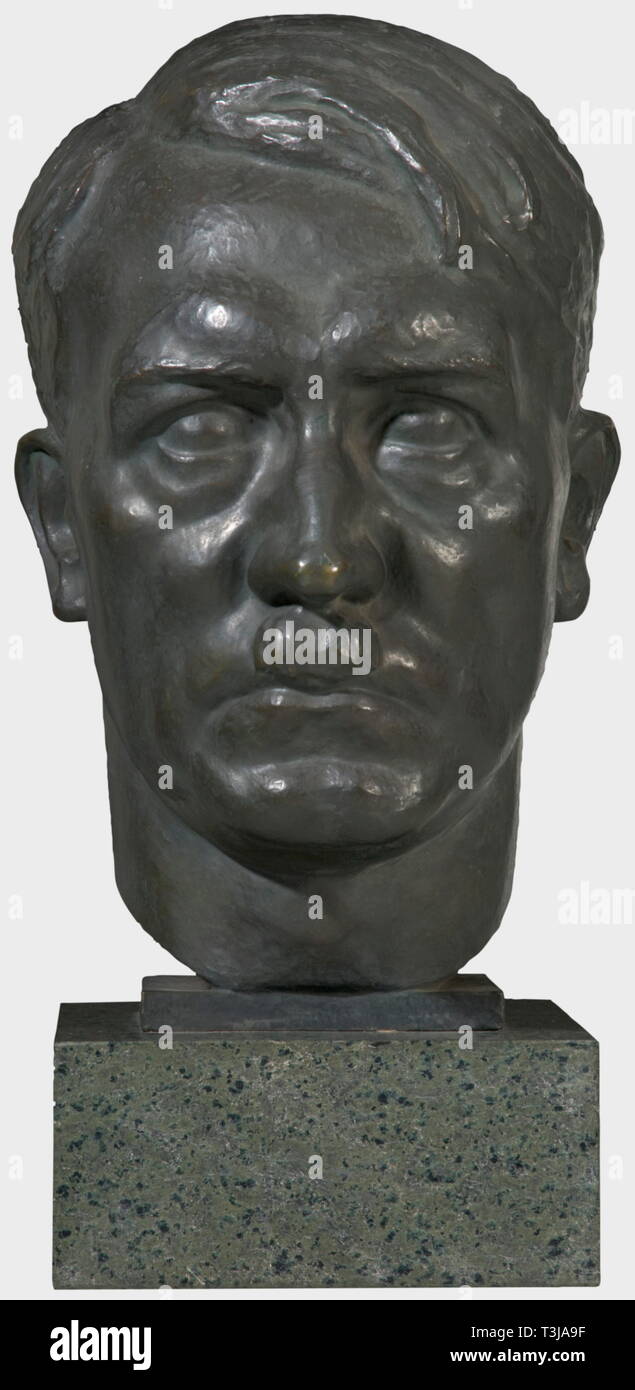 Rudolf Heß - une tête en bronze d'Adolf Hitler, un don de l'artiste ...