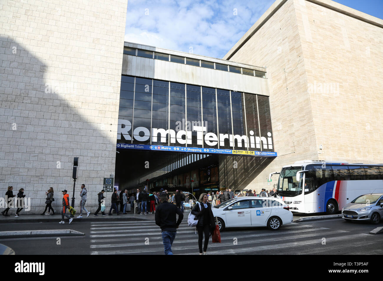 Stazione termini roma italia Banque de photographies et d’images à ...
