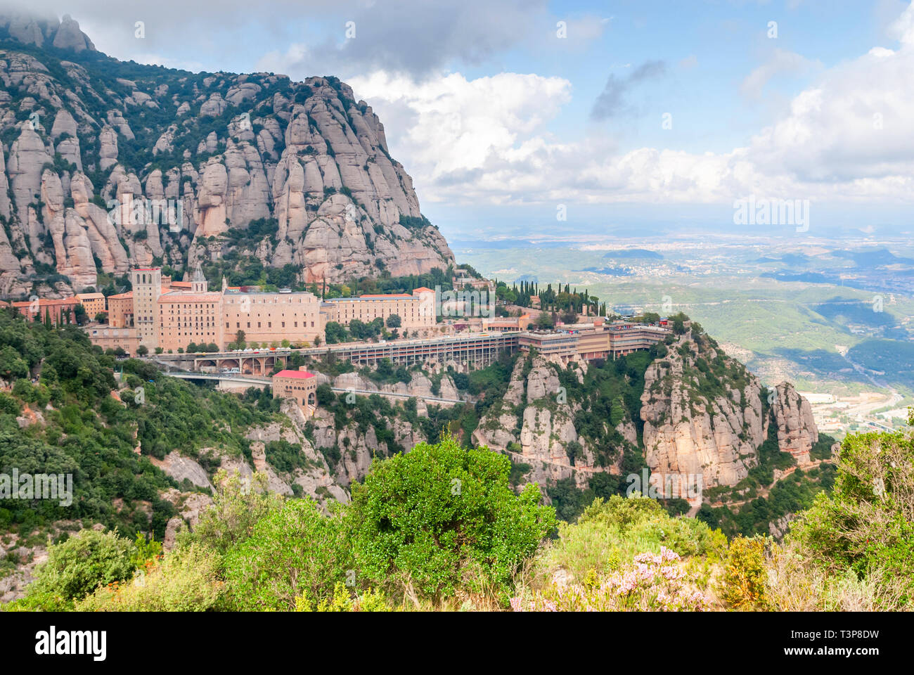 L'Abbaye de Santa Maria de Montserrat à Monistrol de Montserrat, en ...