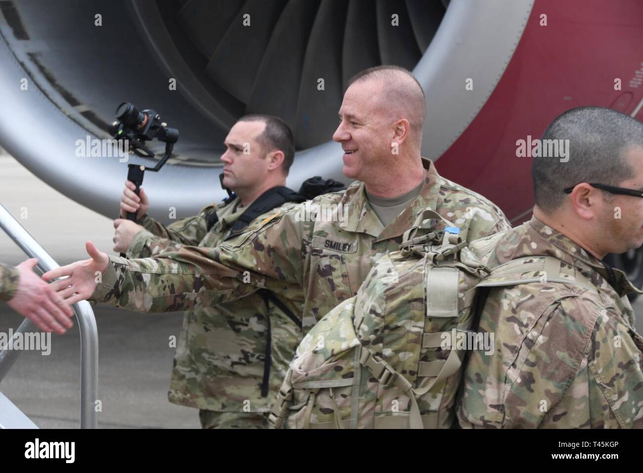 Le brig. Le général Jeffrey Smiley, qui était le Train, conseiller et ...