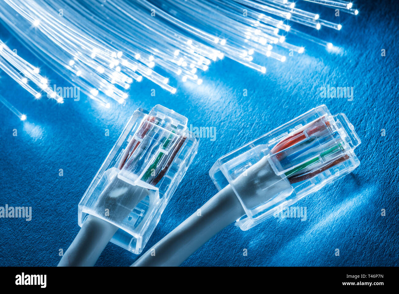 Optical Fiber Cables Banque d'image et photos - Alamy