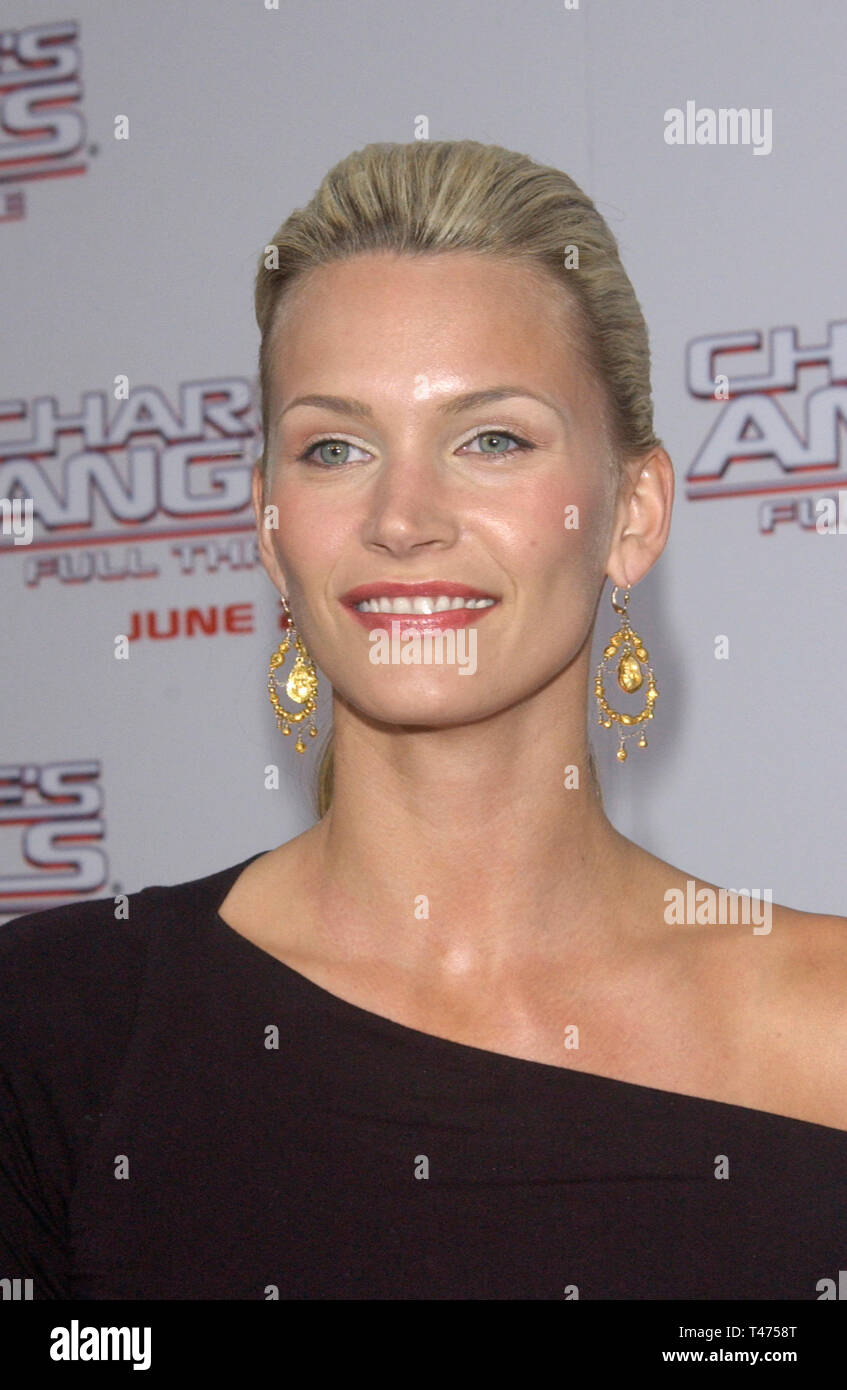 Actress natasha henstridge Banque de photographies et d’images à haute ...
