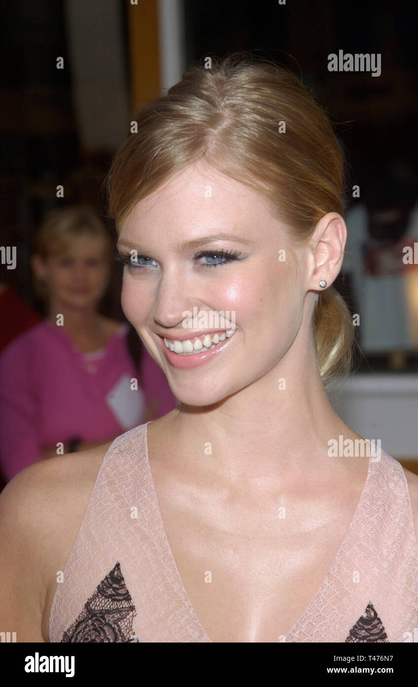 LOS ANGELES, CA. 24 juillet 2003 : l'actrice JANUARY JONES lors de la ...