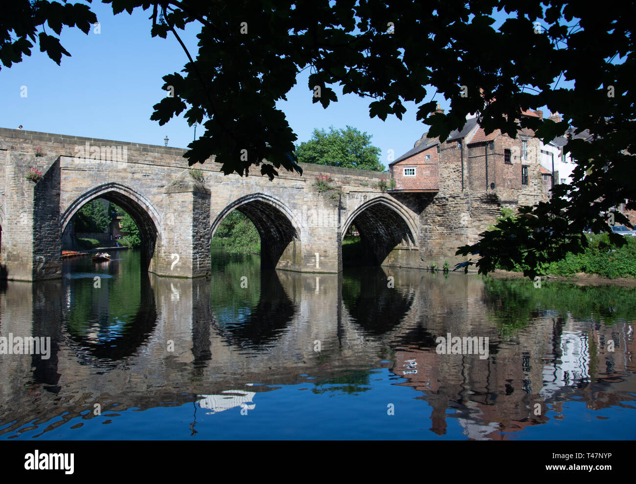 Old elvet bridge Banque de photographies et d’images à haute résolution ...